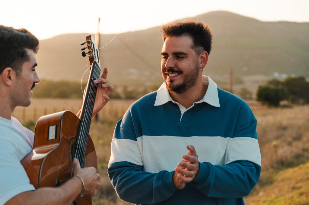 Al mal tiempo, buena música - Lola FM